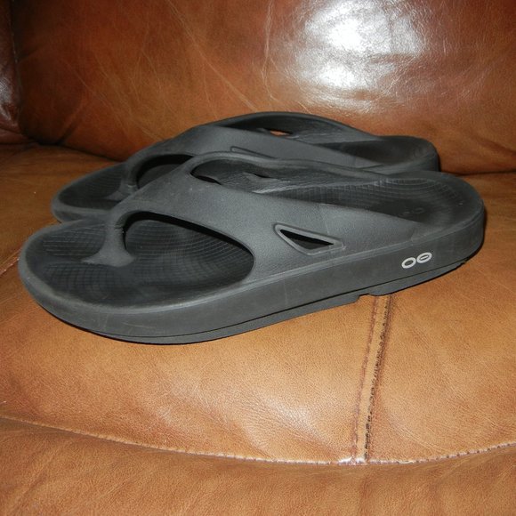 OOFOS | Shoes | Oofos Sandals Womens 9 Black Original Flip Flops Comfy ...